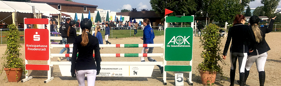 Wie gehe ich einen Springparcours ab? - Der Reitsport Blog